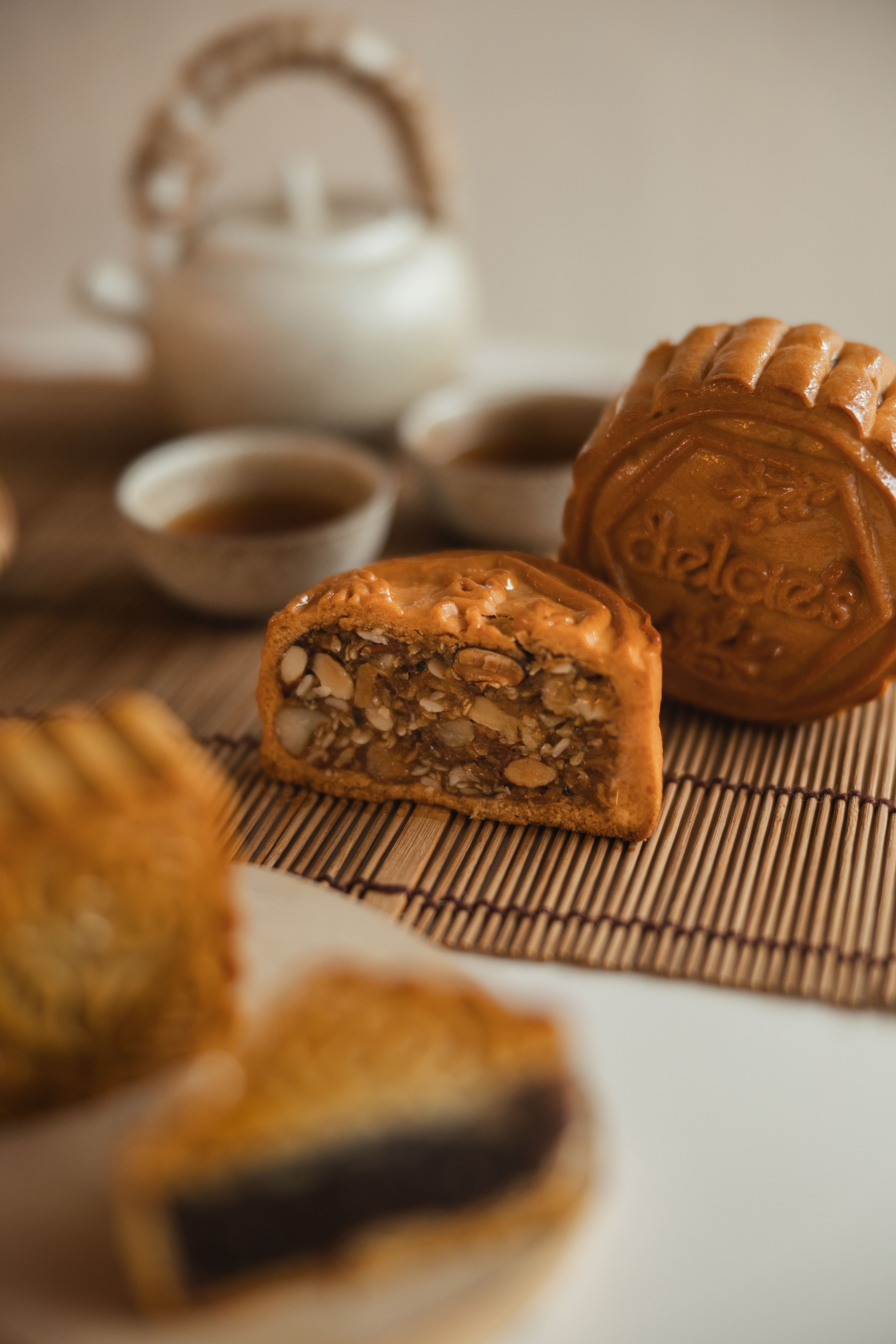 2pcs Premium Mixed Nuts Mooncake (eggless, dairy-free, cane-sugarfree ...